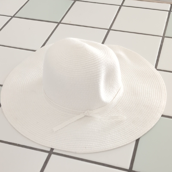 Time and Tru | Accessories | Time And Tru Classic White Wide Brim Hat ...